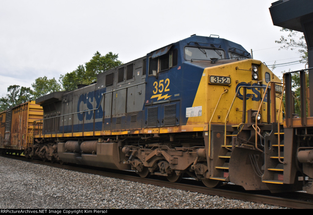 CSX 352